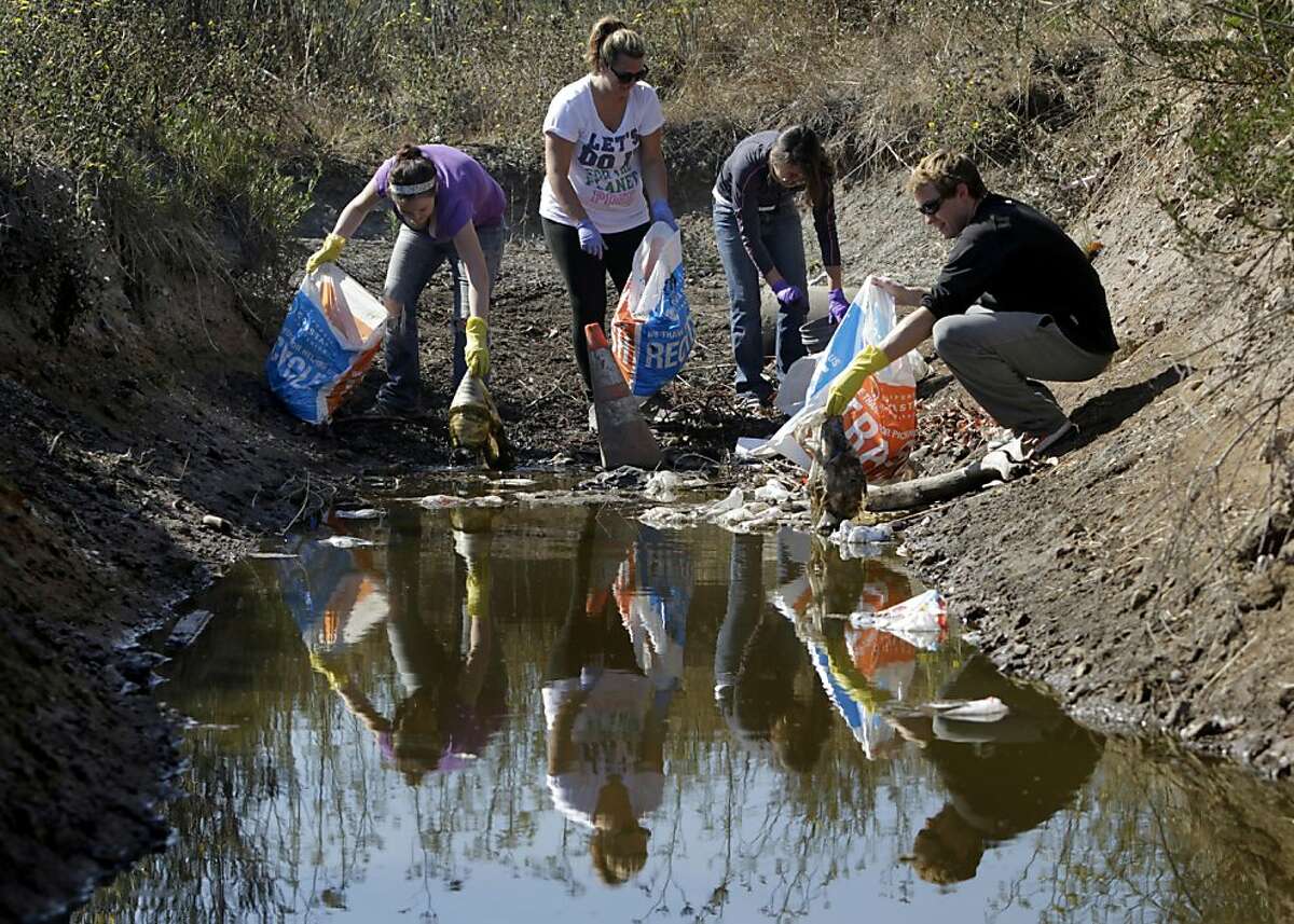 600 clean city's east side in 27th Coastal Cleanup