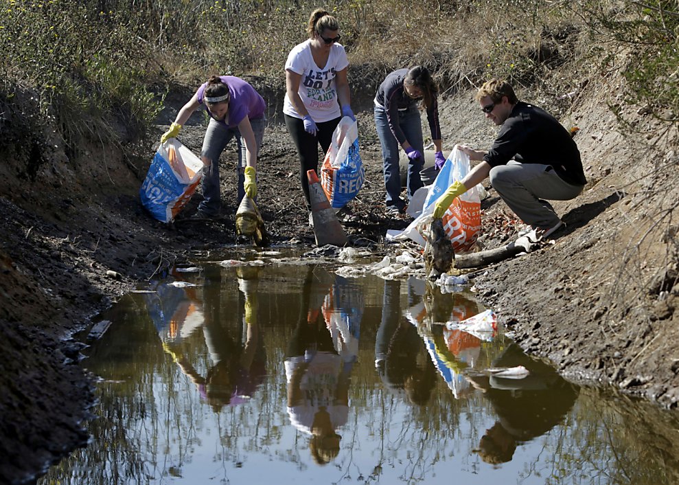 600 clean city's east side in 27th Coastal Cleanup