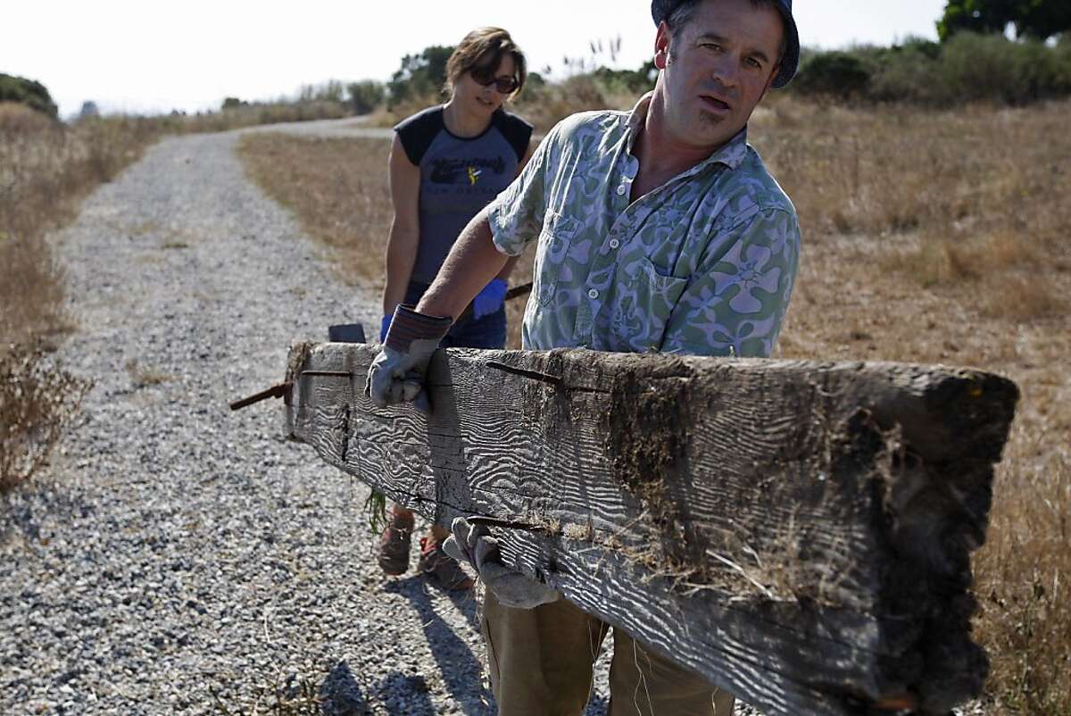 600 clean city's east side in 27th Coastal Cleanup