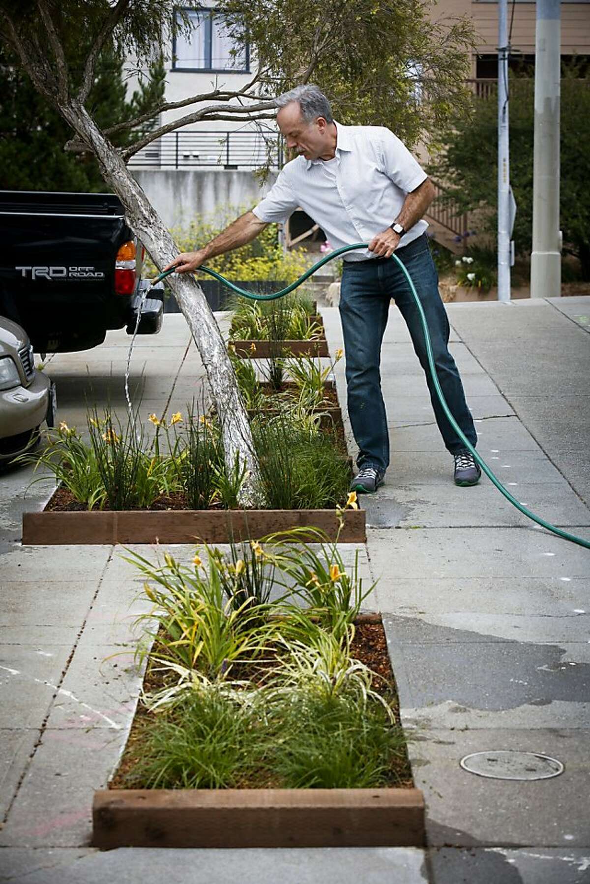 Grey2Green in S.F. turns concrete to pocket garden