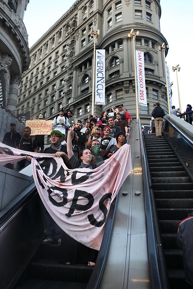 Small group protests BART - no service disruption