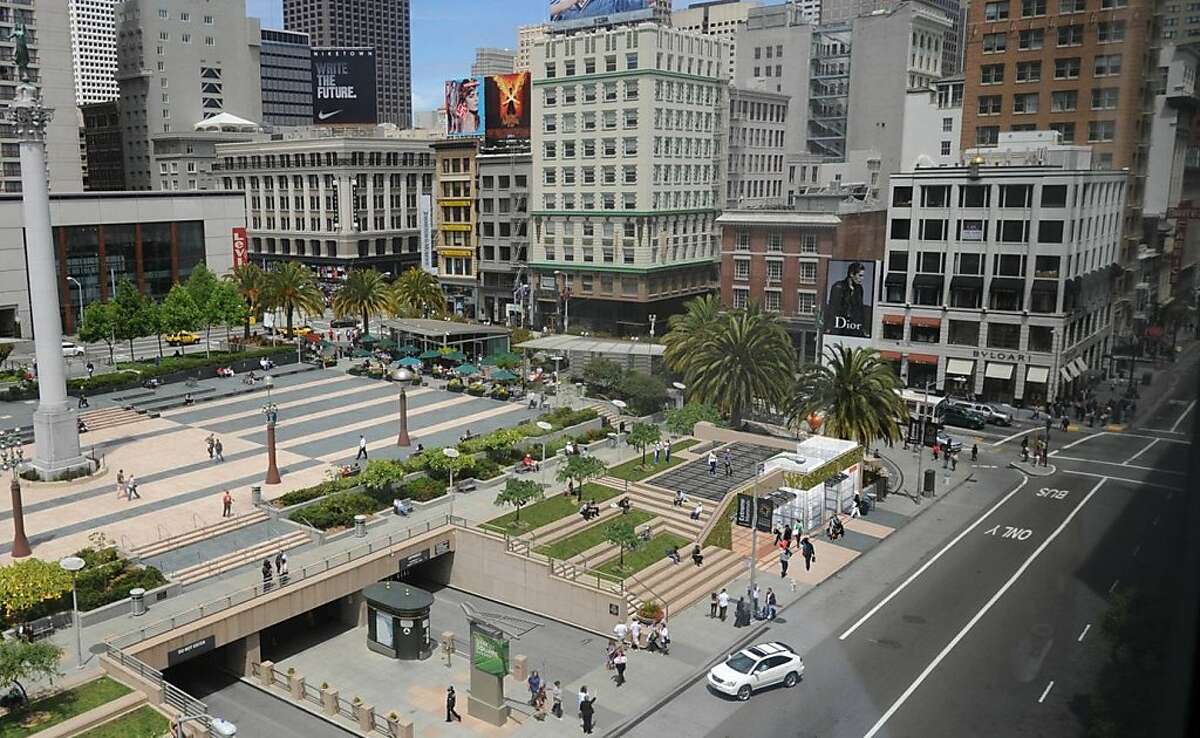 Union Square portal to subway designed to blend in