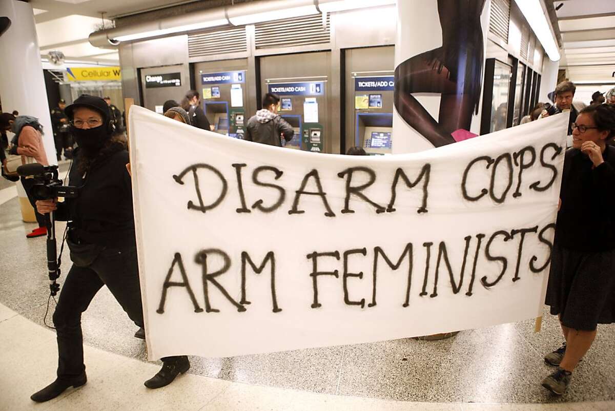 BART protesters arrested - Powell Station closed