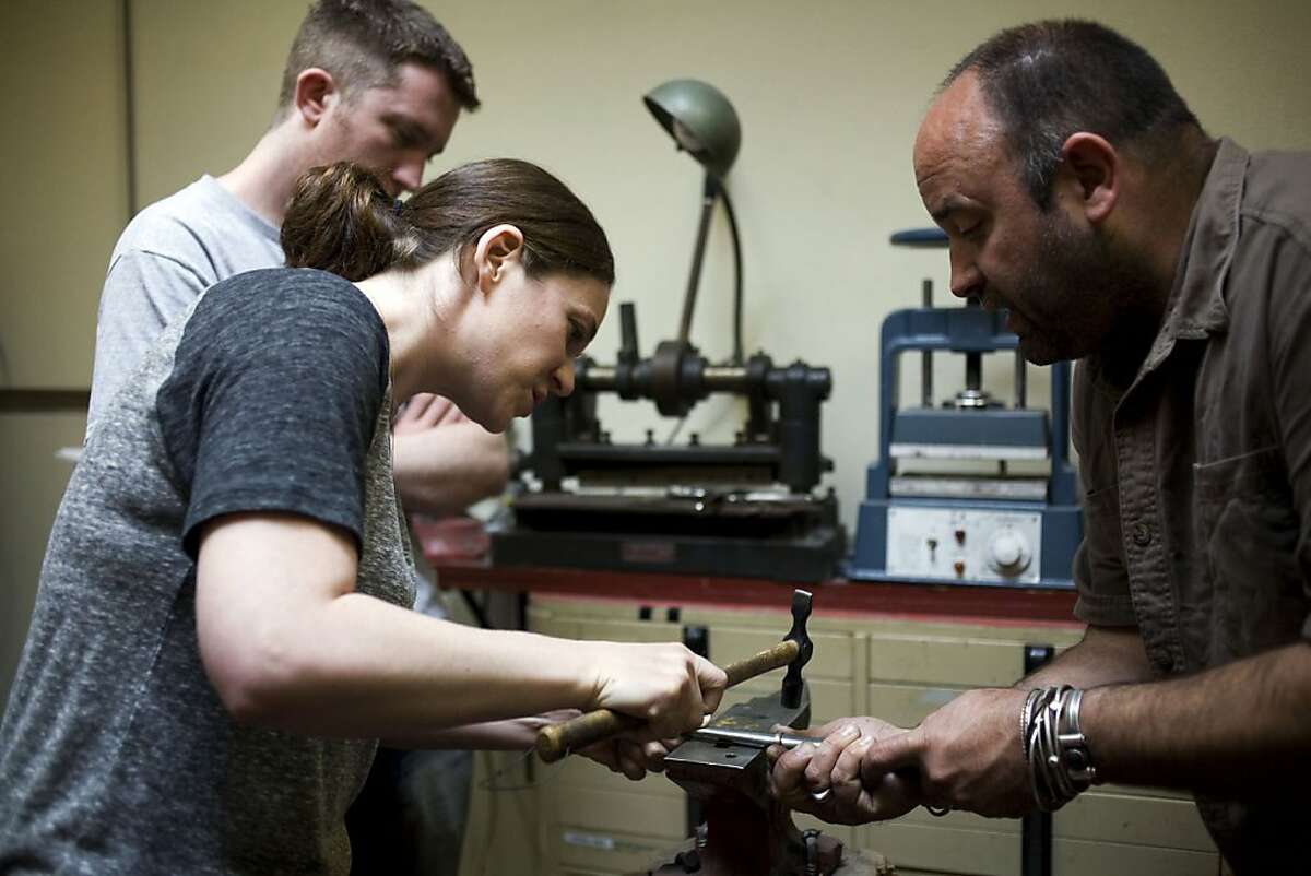 With these self-made rings, couple forge a future