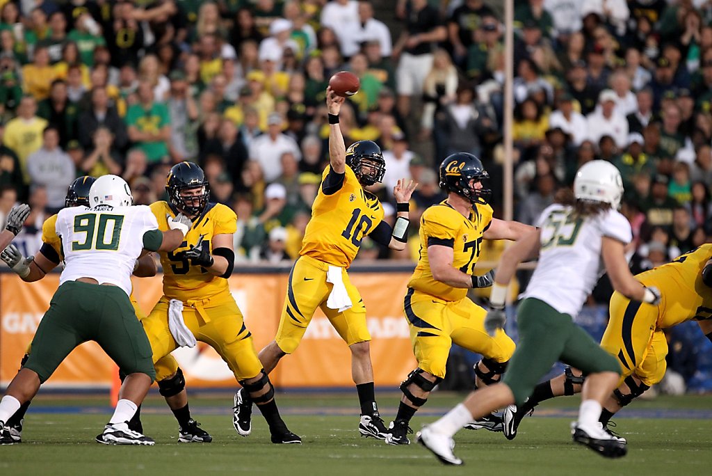 Ugly is new fashion for college football uniforms