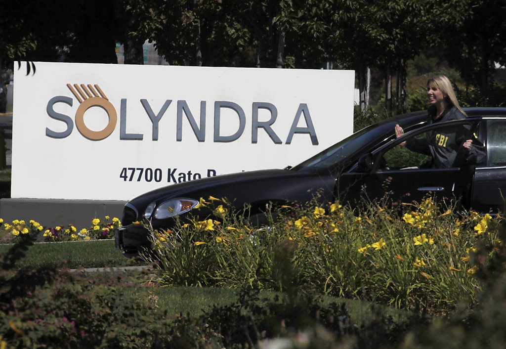 FBI serves search warrants at Solyndra