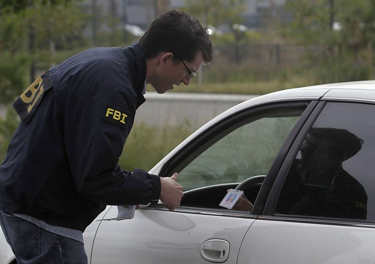 FBI serves search warrants at Solyndra