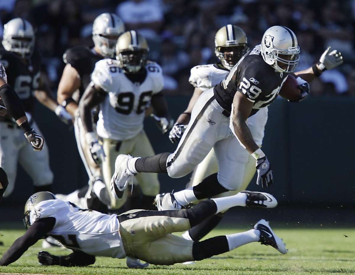 Raiders center Samson Satele holding it together