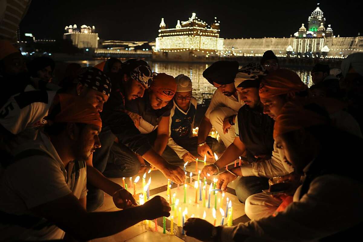 Sikh devotees celebrate birthday of Guru Nanak
