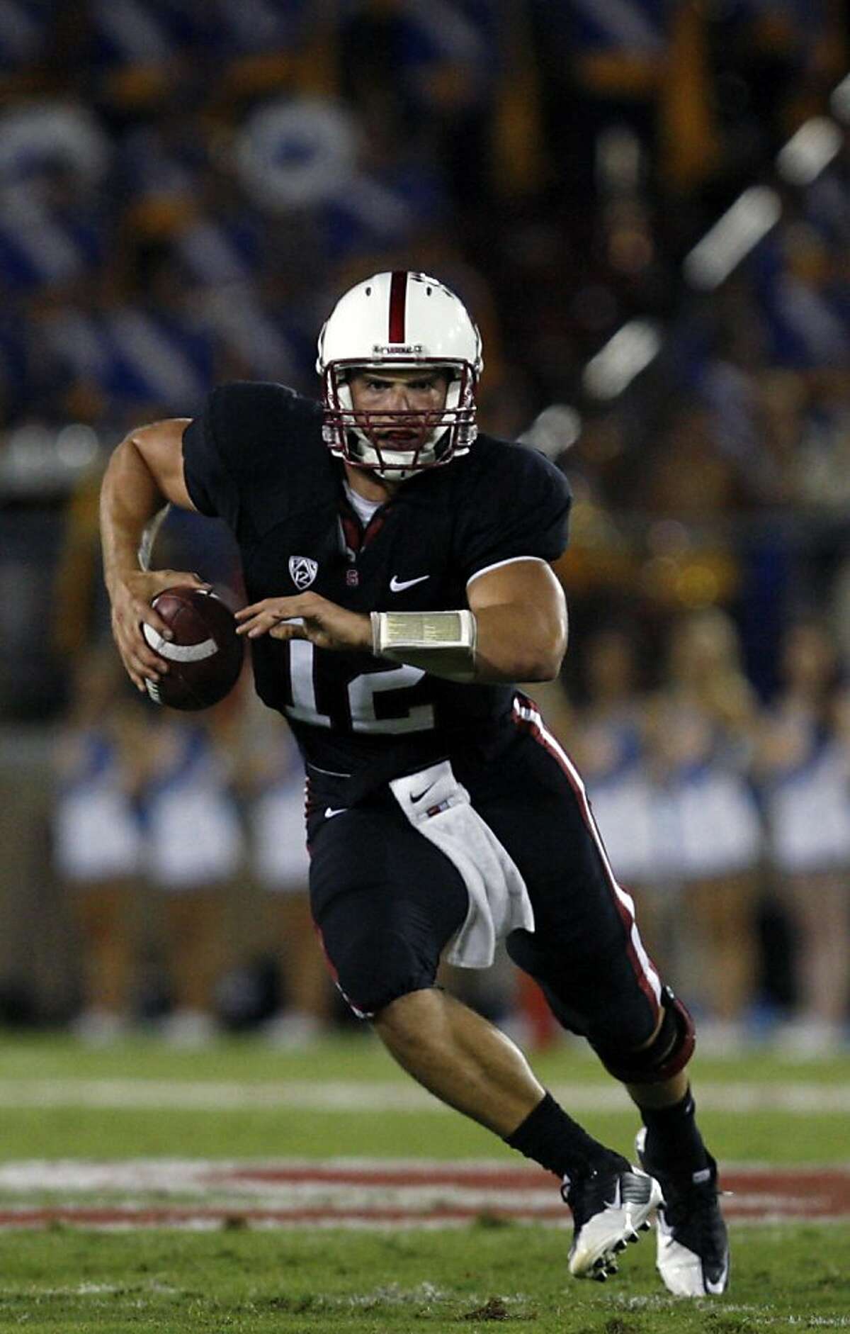Andrew Luck leads No. 6 Stanford over UCLA