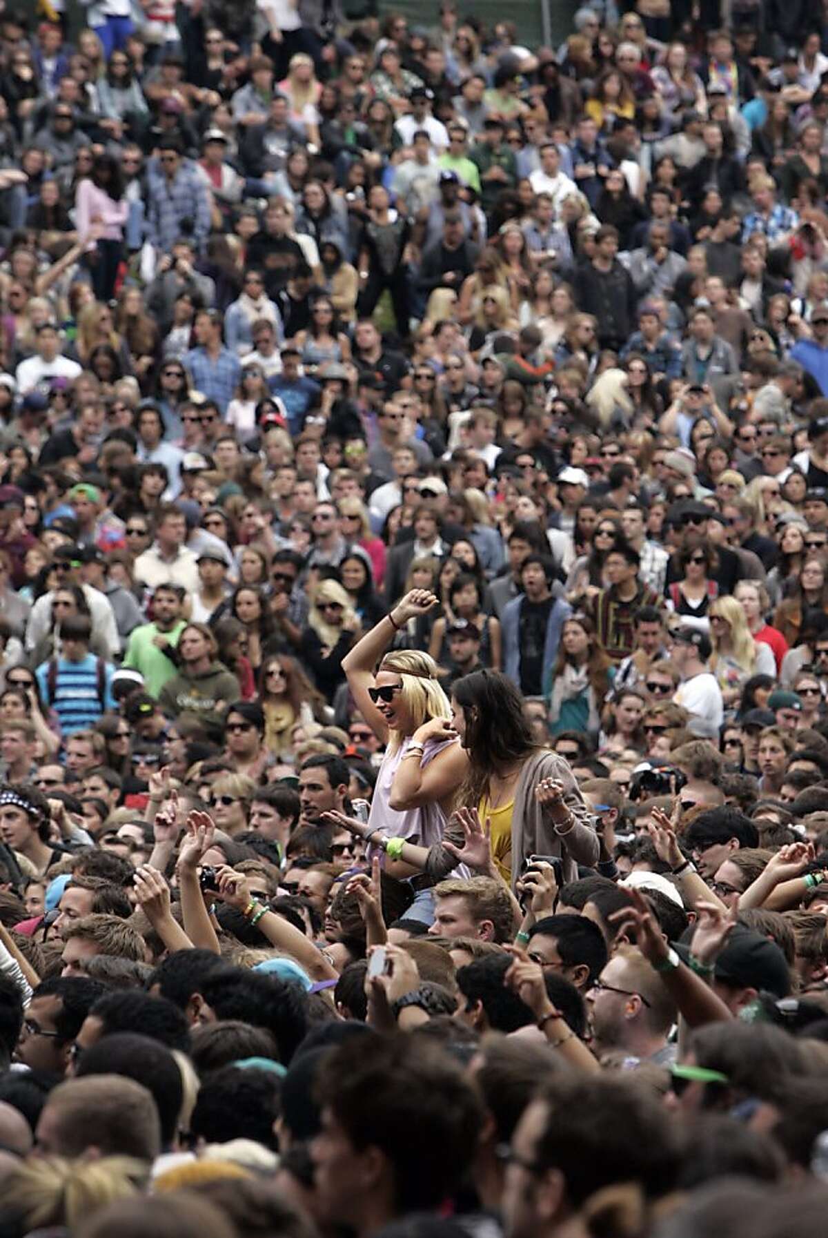 Outside Lands Music and Arts Festival kicks off