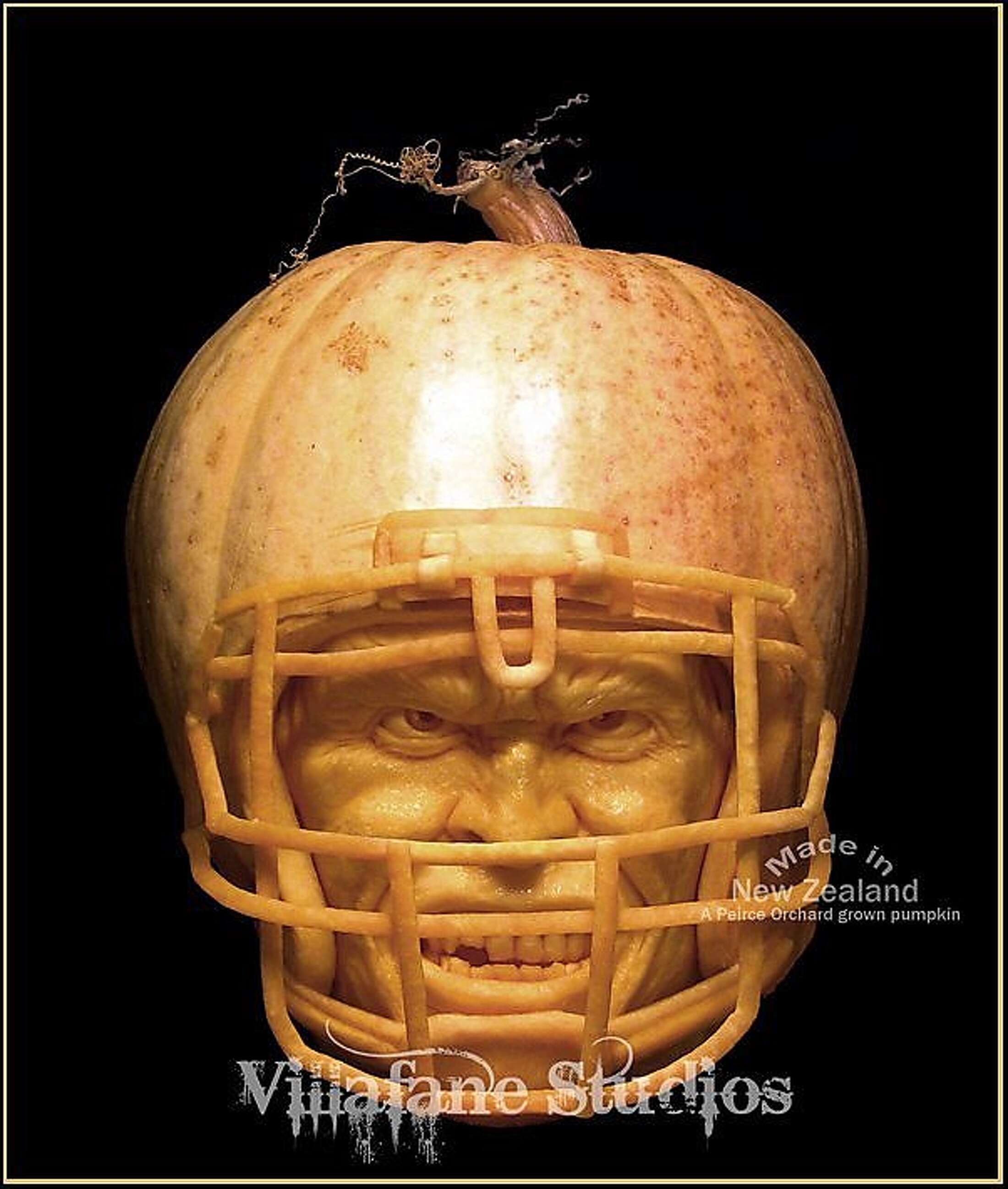 Incredible (and freaky!) pumpkin carvings