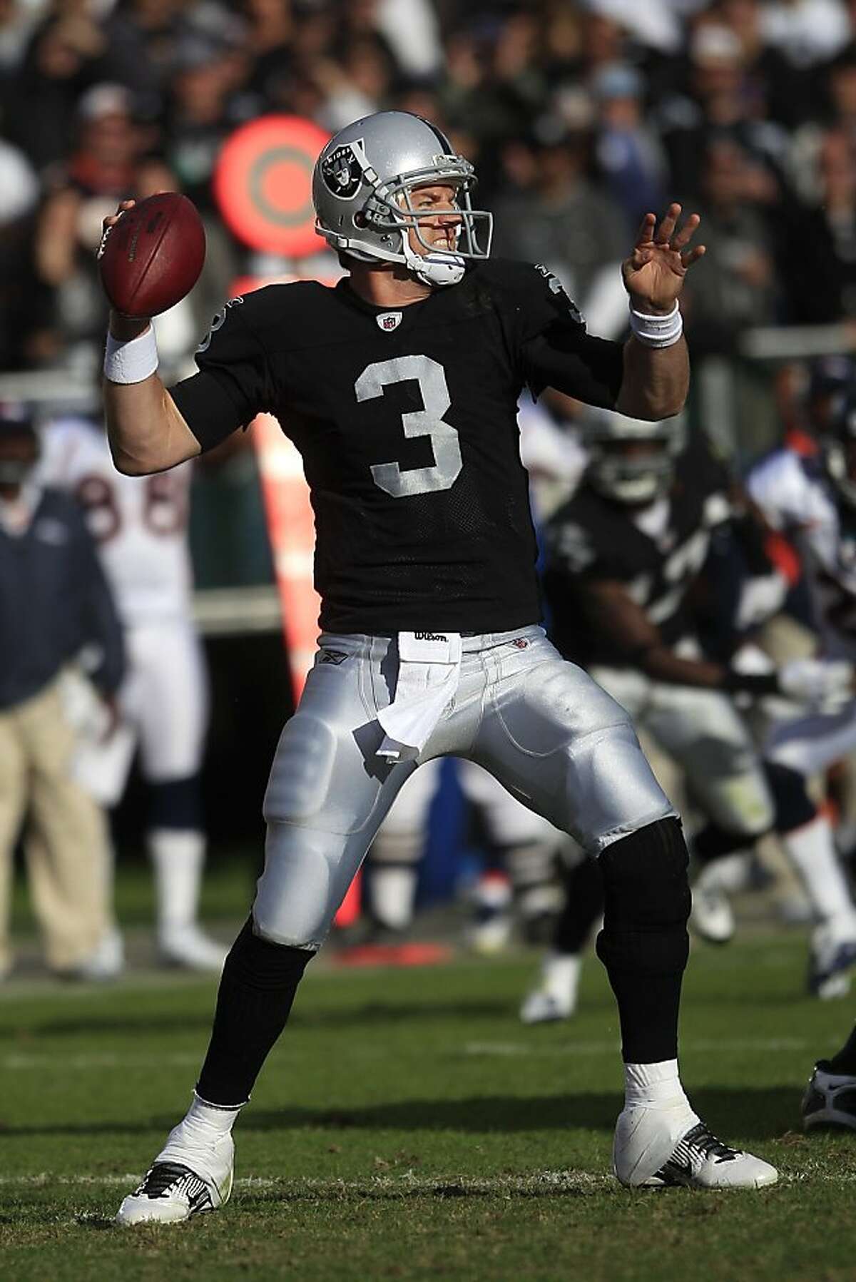 Neighbors Carson Palmer, Norv Turner meet