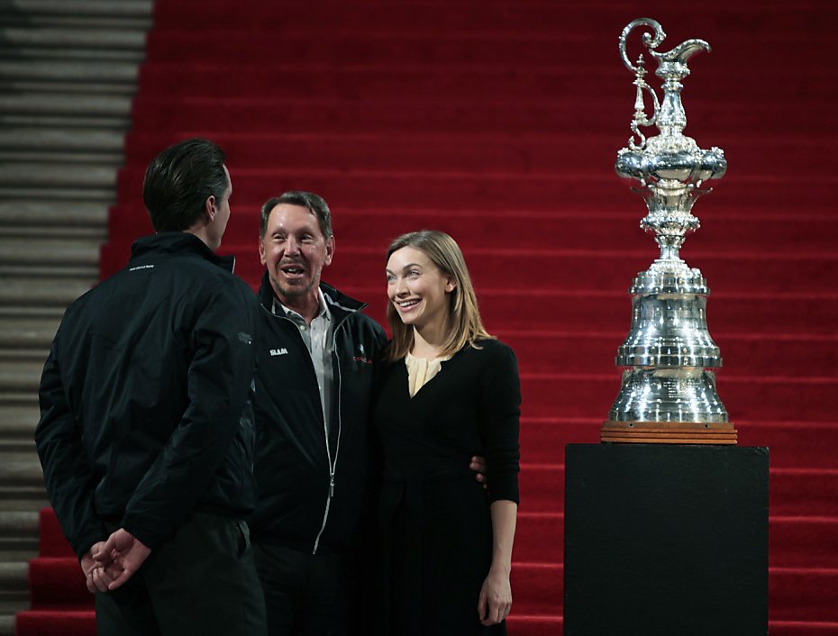San Francisco welcomes America's Cup trophy