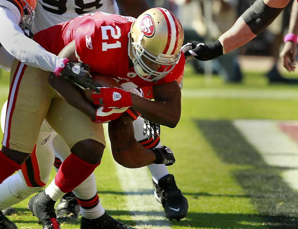 Gore runs free as 49ers handle Browns, 20-10
