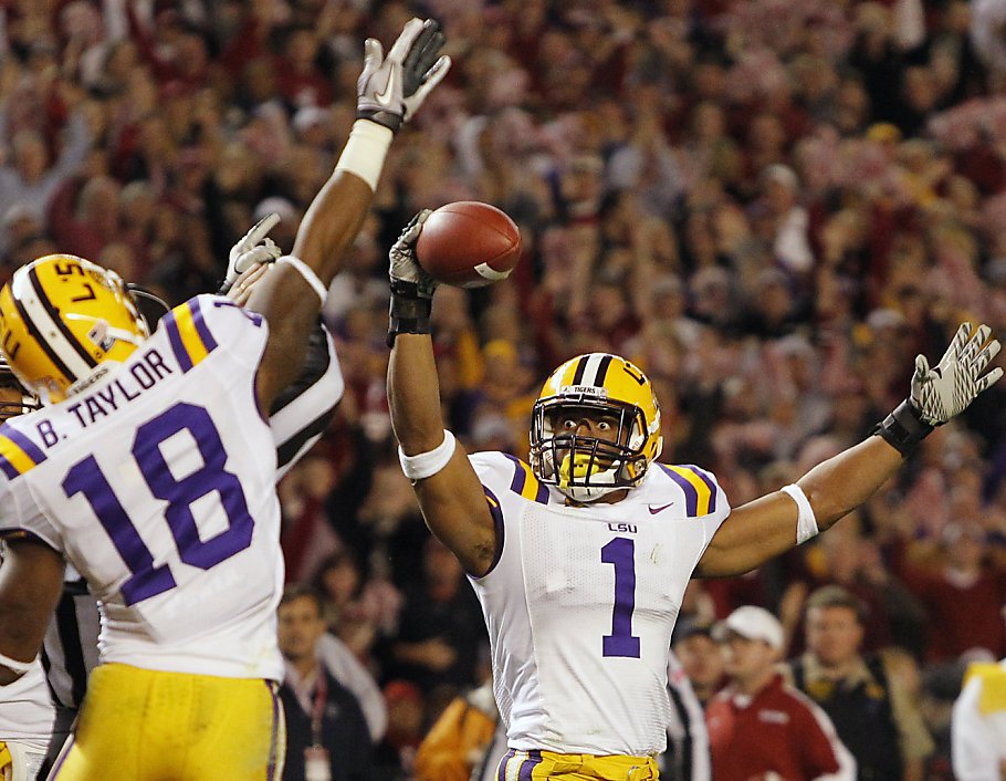 No. 1 LSU beats No. 2 Alabama 9-6 in OT