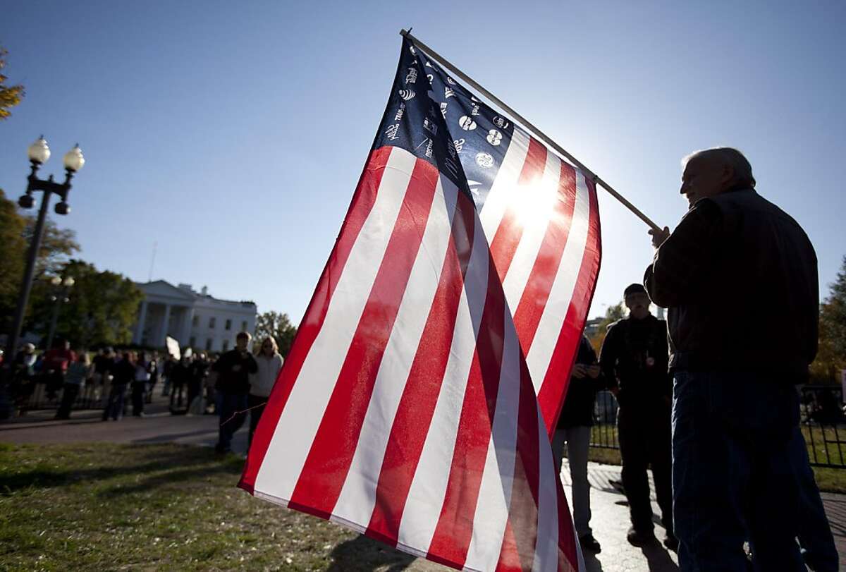 Keystone pipeline protesters surround White House