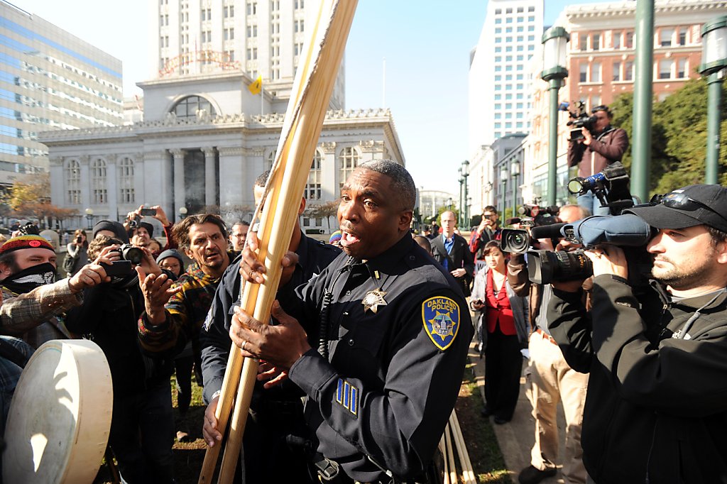 Occupy Oakland protesters provoke confrontations