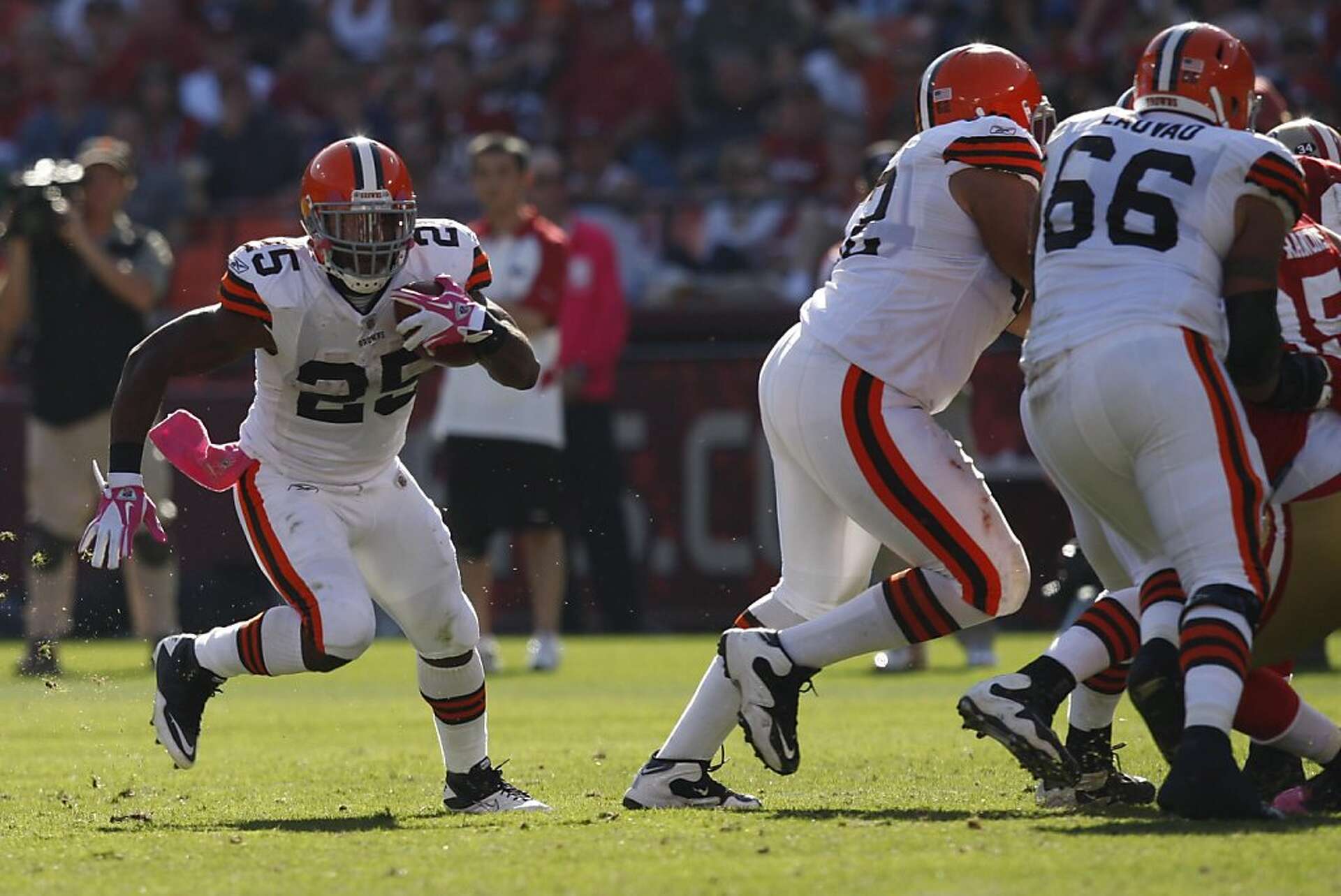 49ers' unflashy offense smells like victory