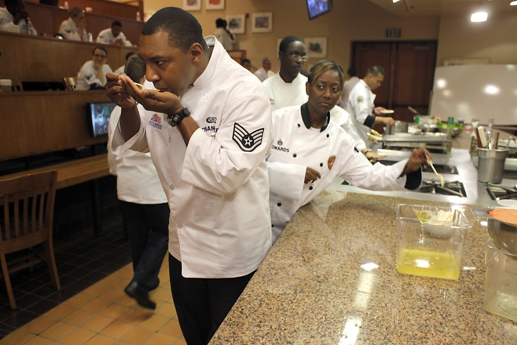 Top military cooks embrace week at culinary school