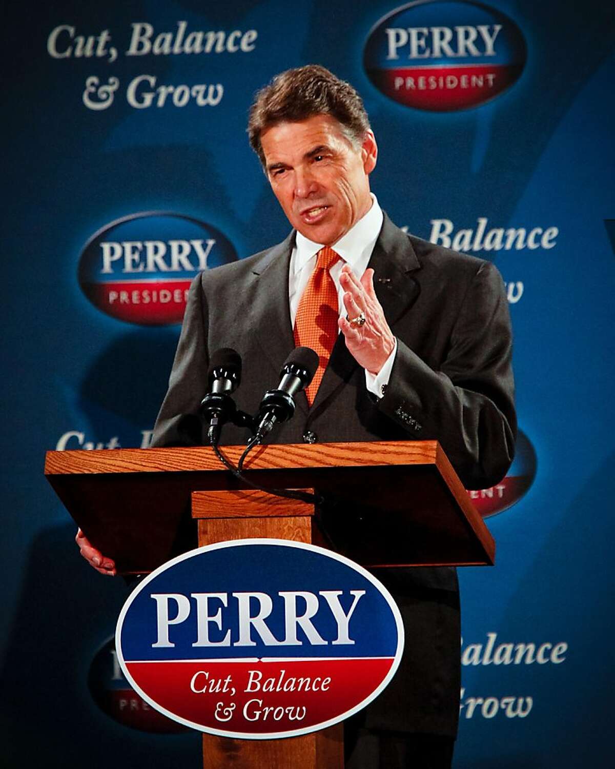 Perry, trying for a comeback, still has himself to contend with