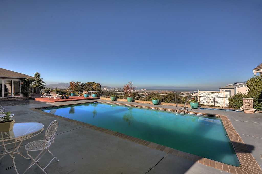 Burlingame home with 360-degree views, pool
