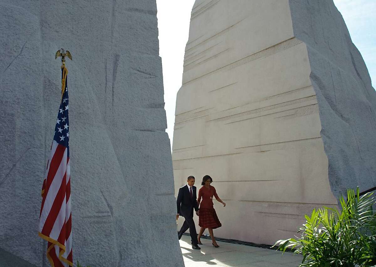 Obama dedicates Martin Luther King Jr. statue