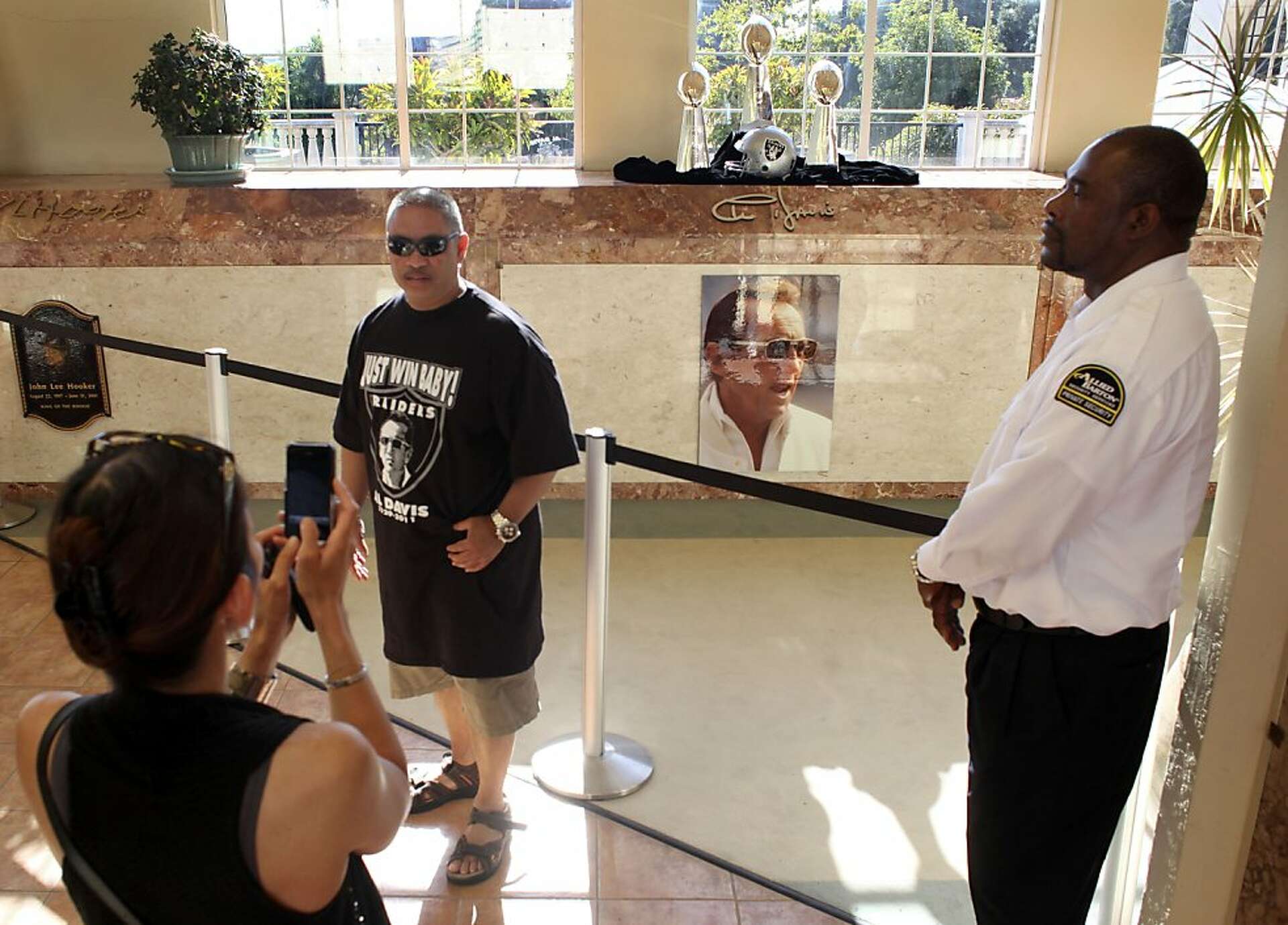 Raiders owner Al Davis laid to rest in Oakland