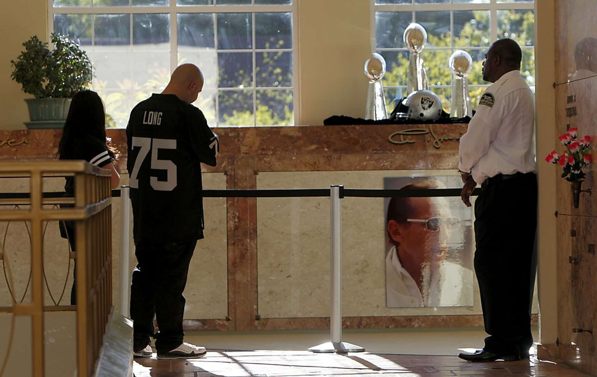 Raiders owner Al Davis laid to rest in Oakland