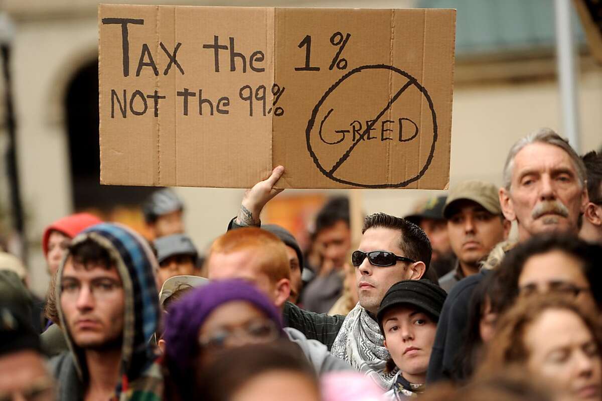 Activists scatter before police raid vacant hotels