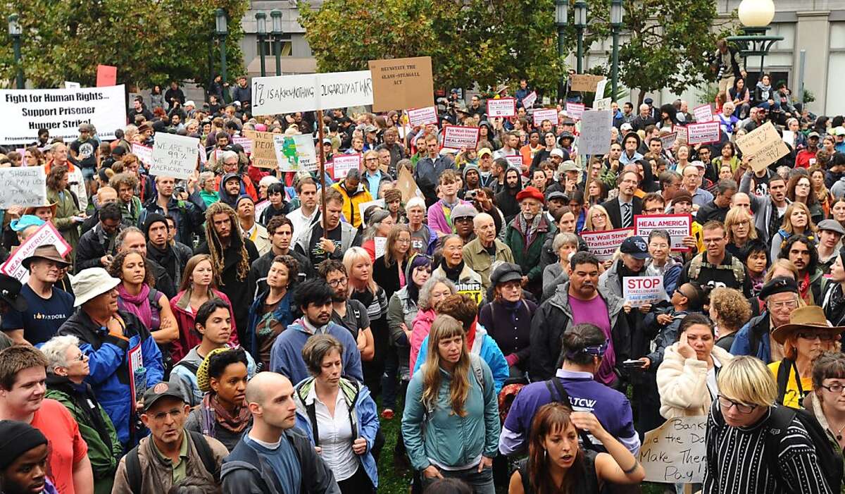 Activists scatter before police raid vacant hotels