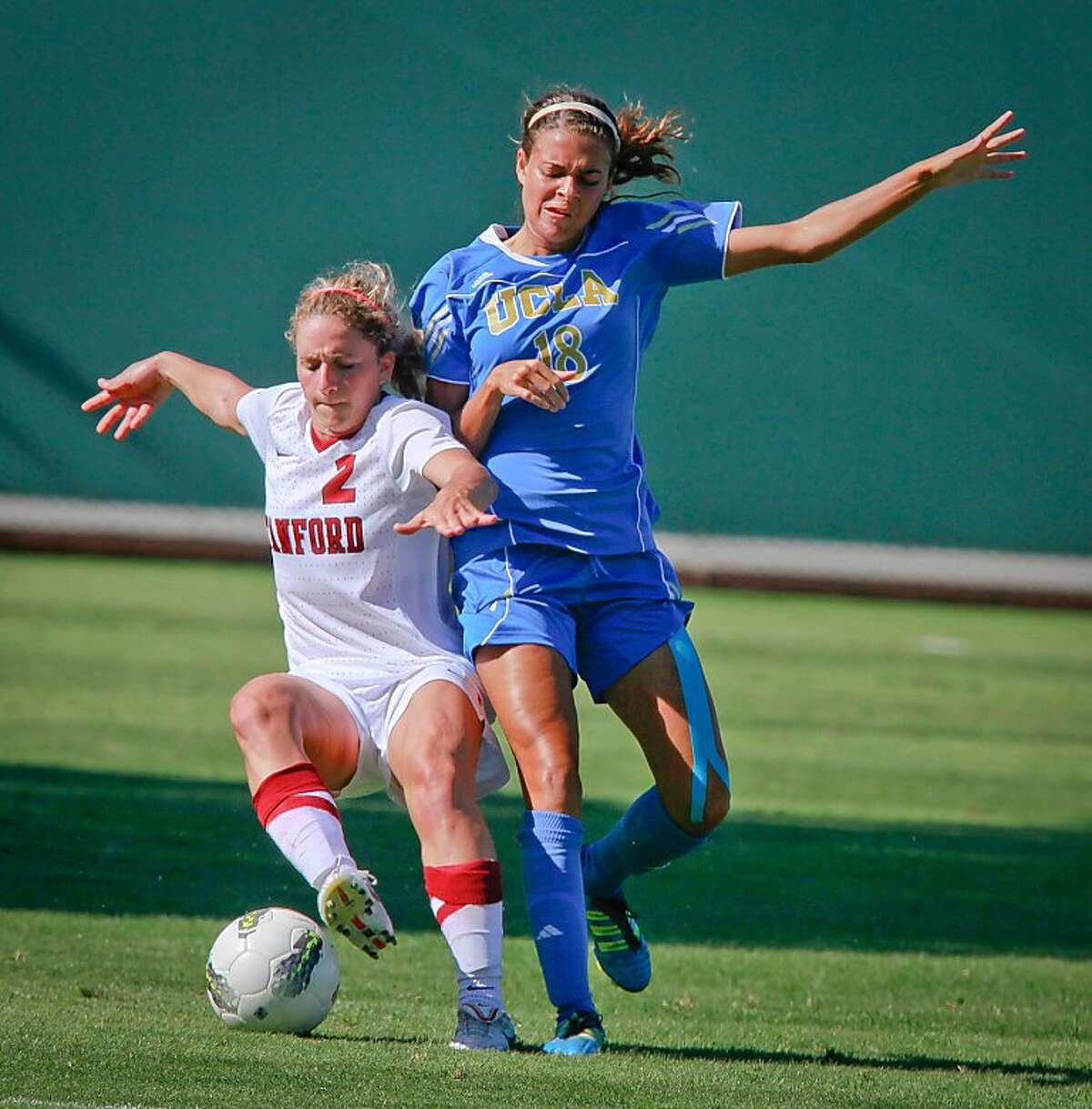 No. 1 Stanford soccer women beat No. 3 UCLA, 4-1