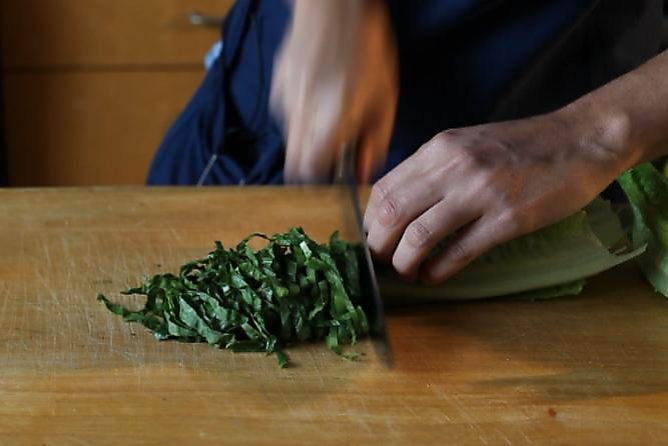 Kitchen Basics: How to chiffonade