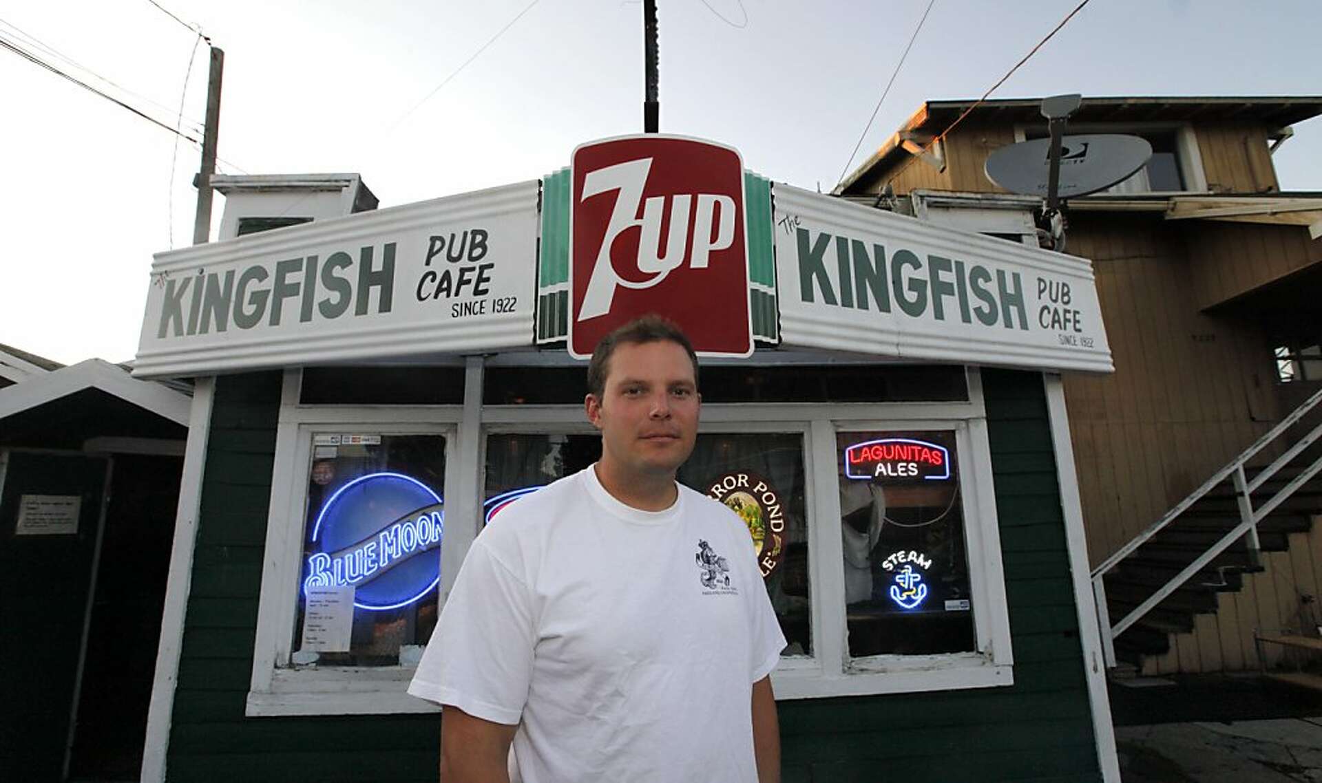 Landmark status sought for Oakland's Kingfish pub