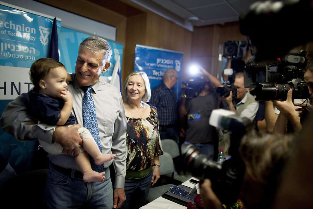 Dan Shechtman wins Nobel Prize in chemistry