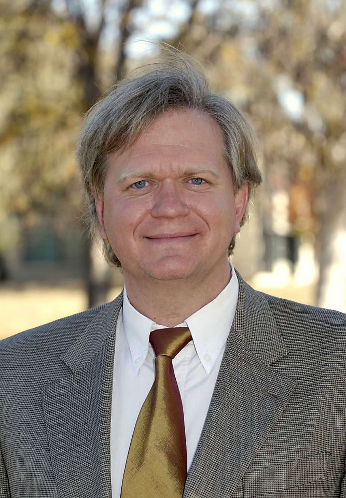 Cal's Saul Perlmutter wins Nobel Prize in physics