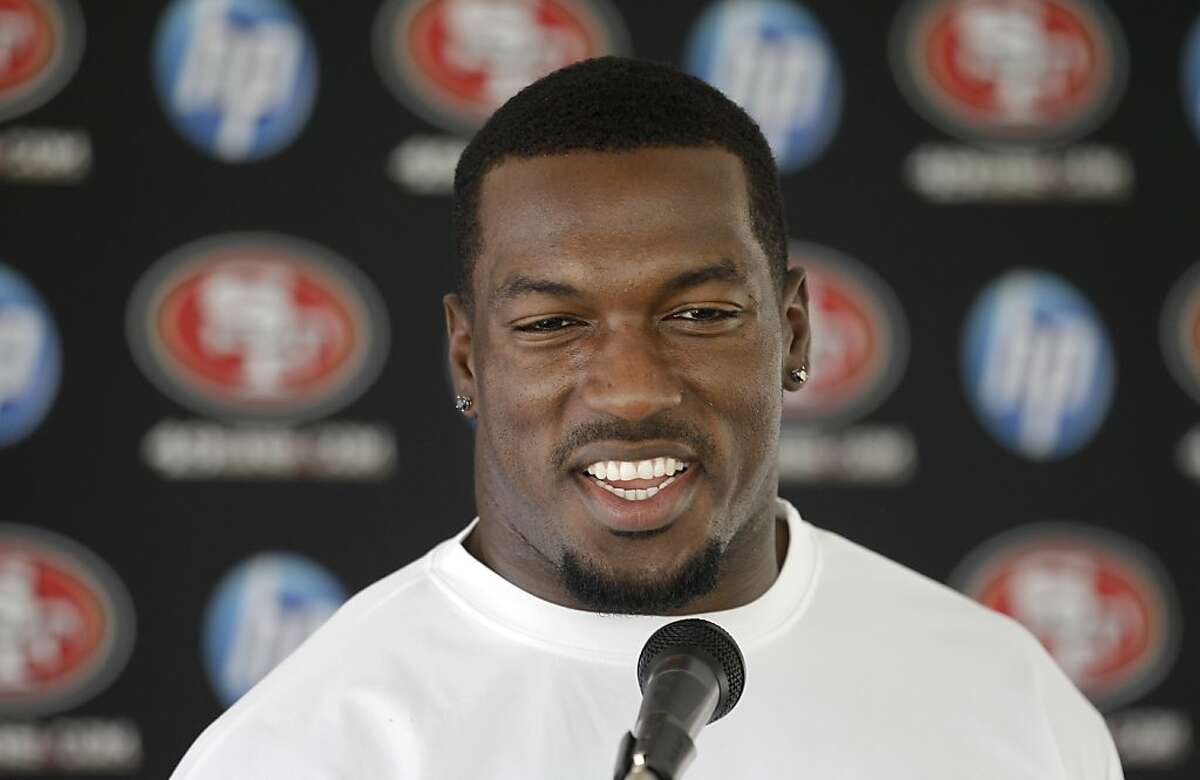 49ers hone Patrick Willis' pass-rushing skills