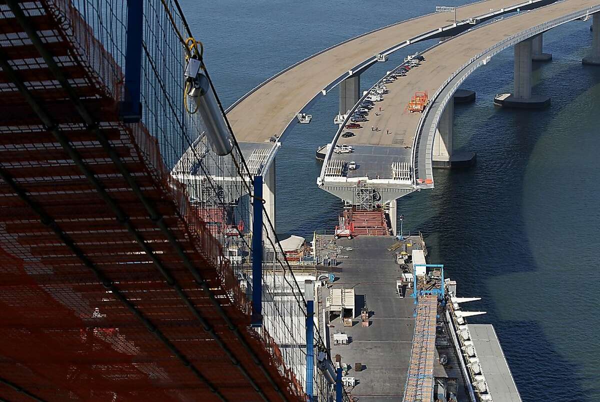 With catwalk lights, new Bay Bridge comes to life
