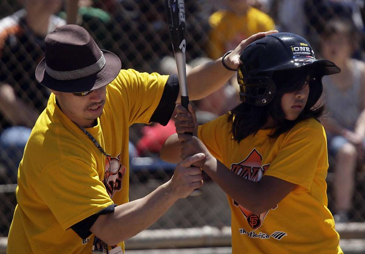 Junior Giants helps kids learn to be good sports
