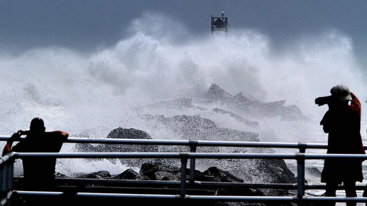 Hurricane Irene moves in - 2 million told to leave
