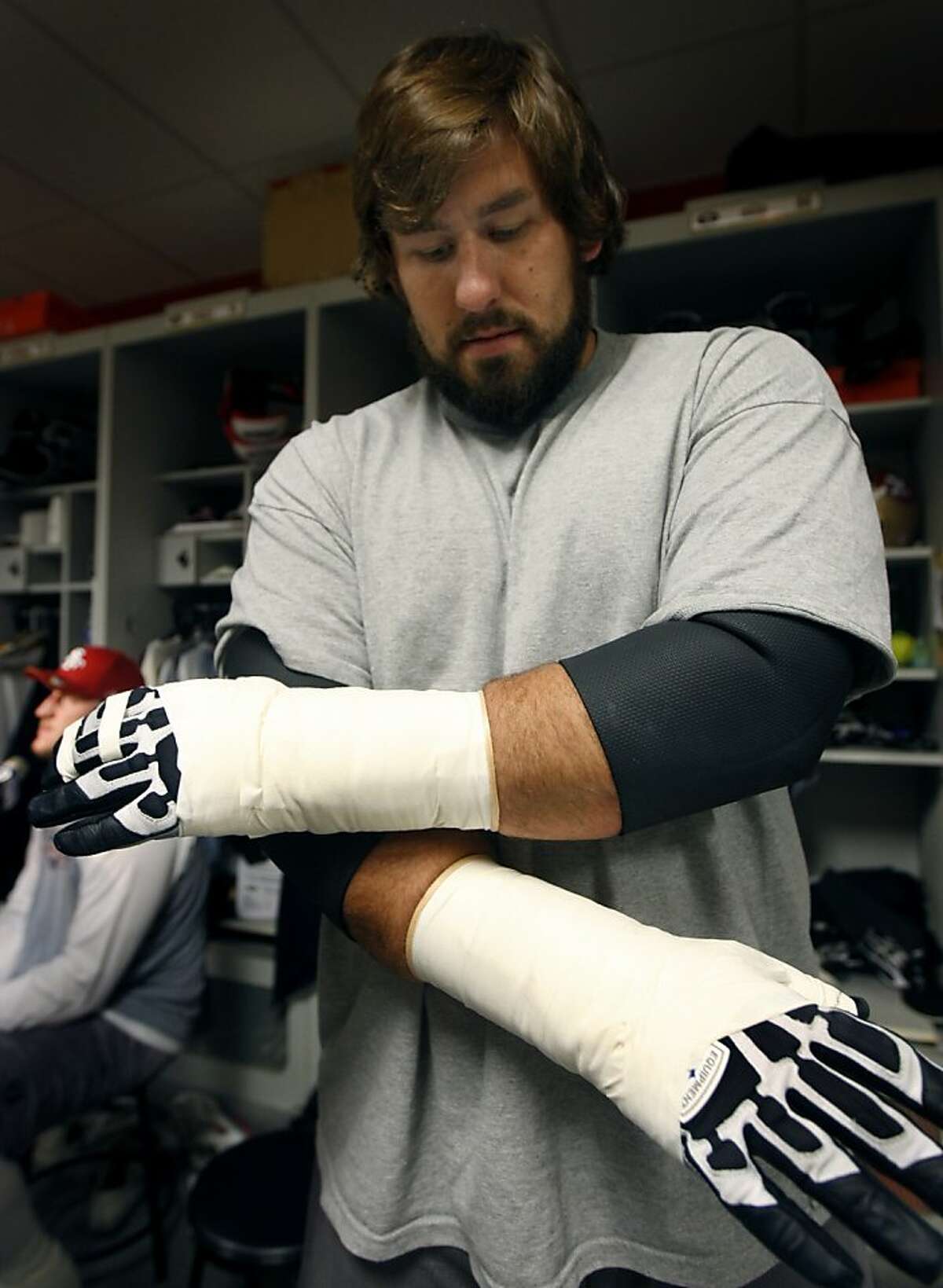 49ers' Snyder, Goodwin vying to start at center