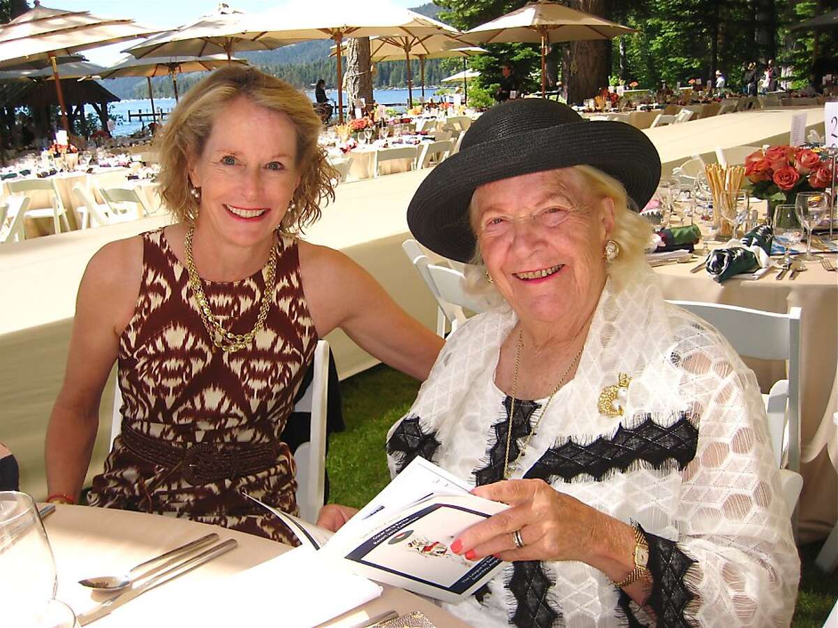 Edith Andrews Tobin, socialite and world traveler, dies