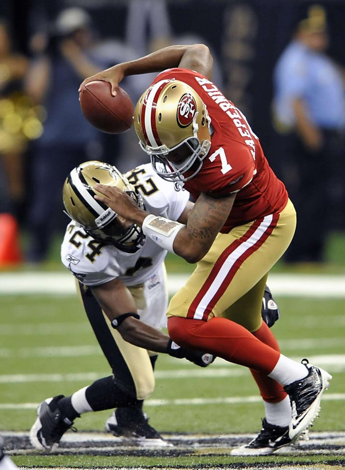 QB Colin Kaepernick shows promise in first game