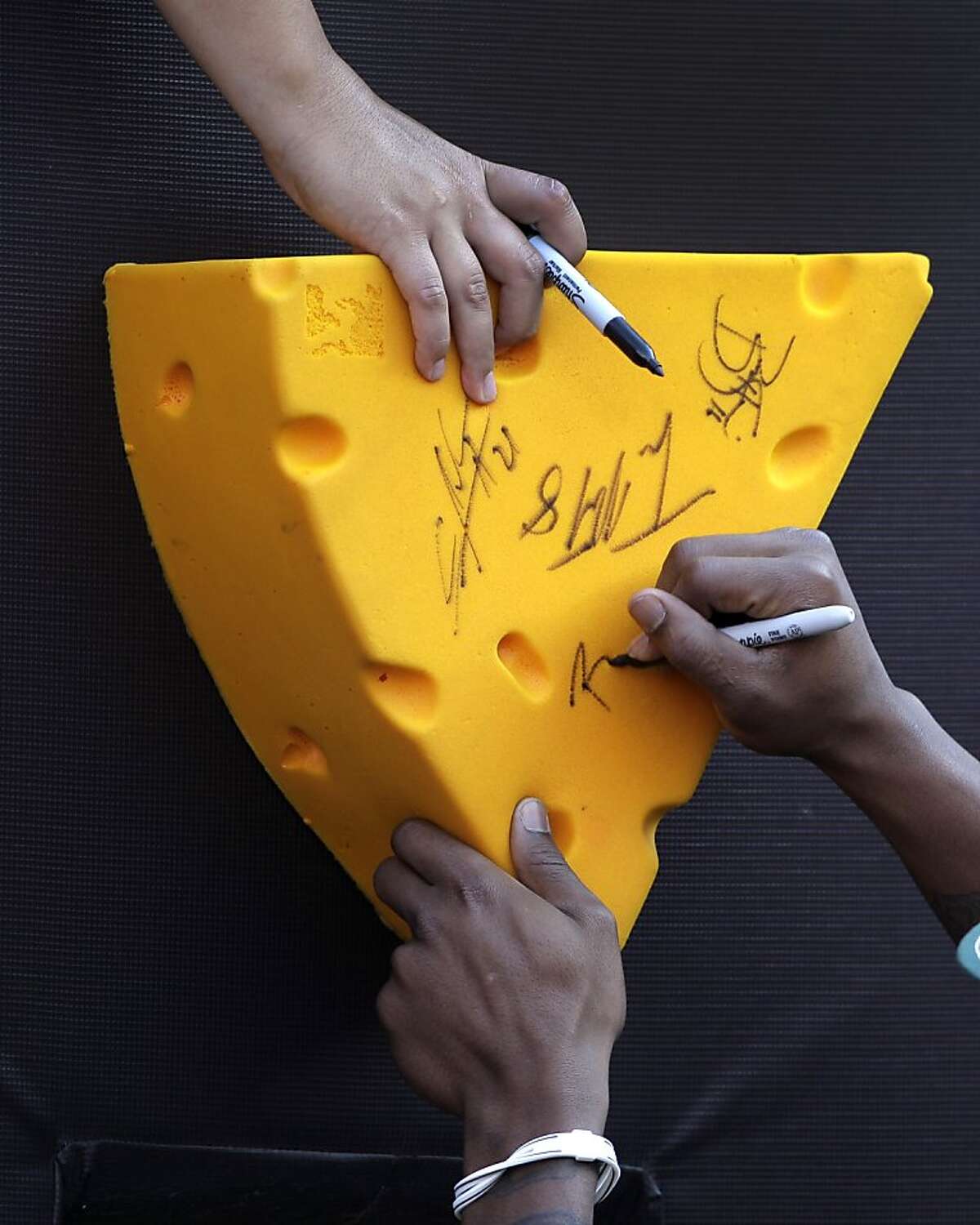 Jake Locker throws TD as Titans top Vikings