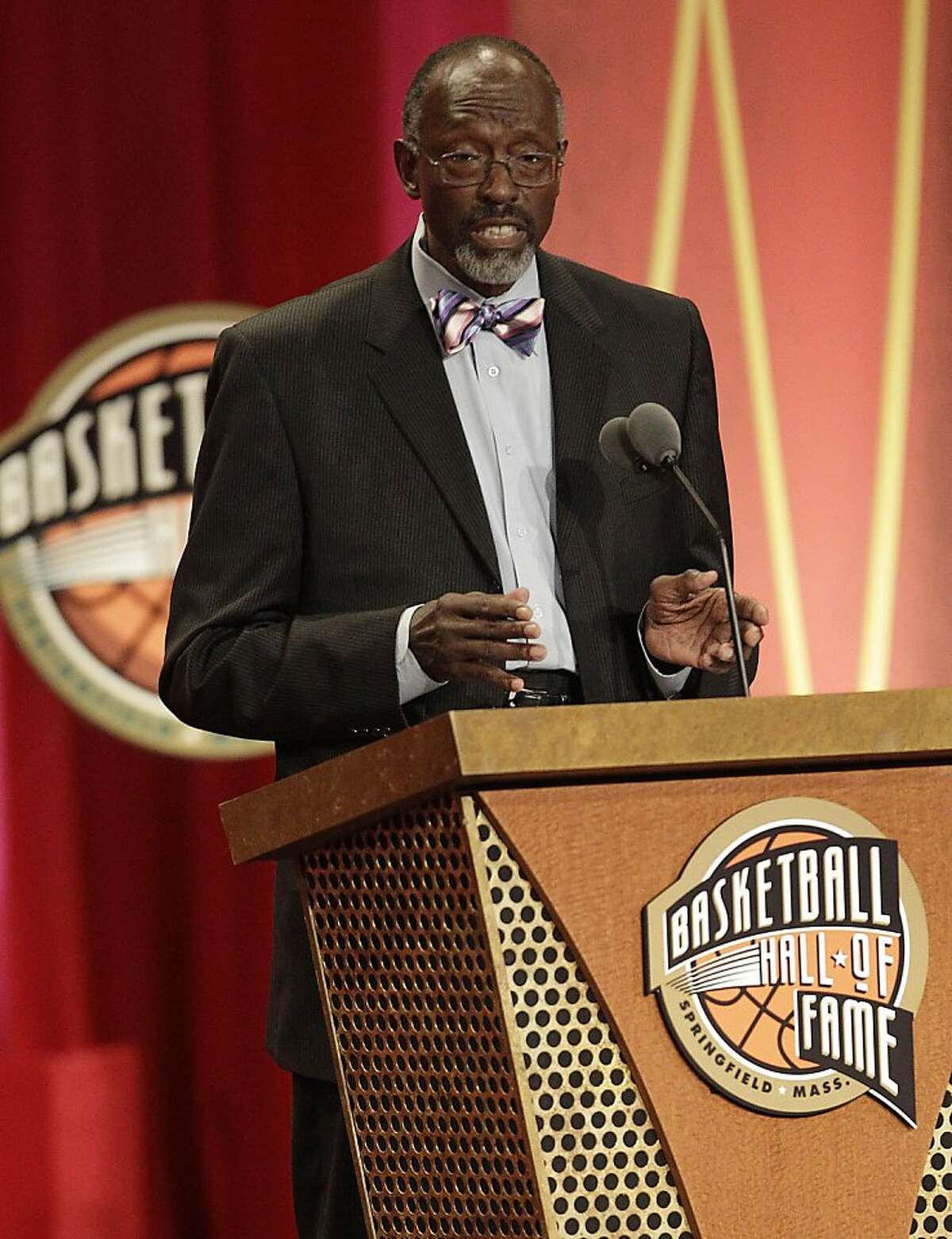 Mullin, VanDerveer, Rodman are in Hall of Fame