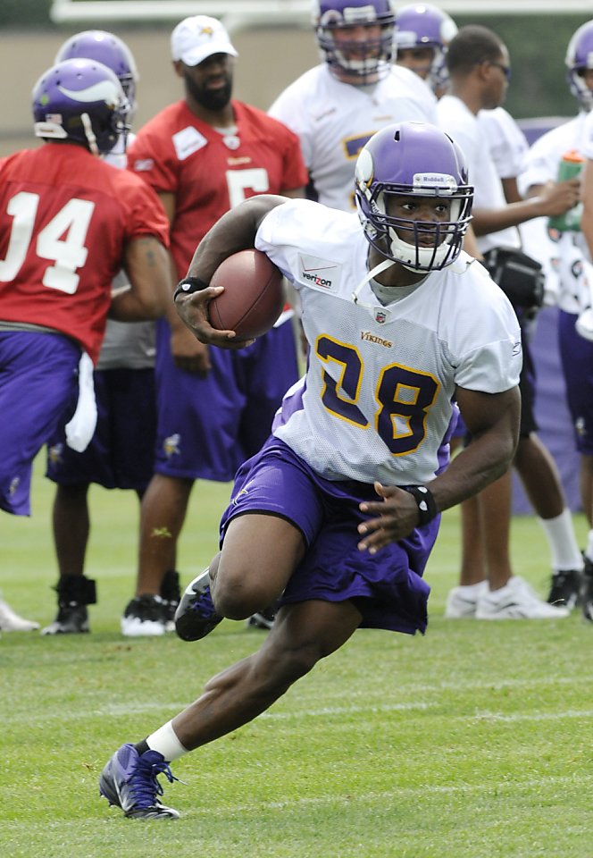 Vikes' back focused on football, not money