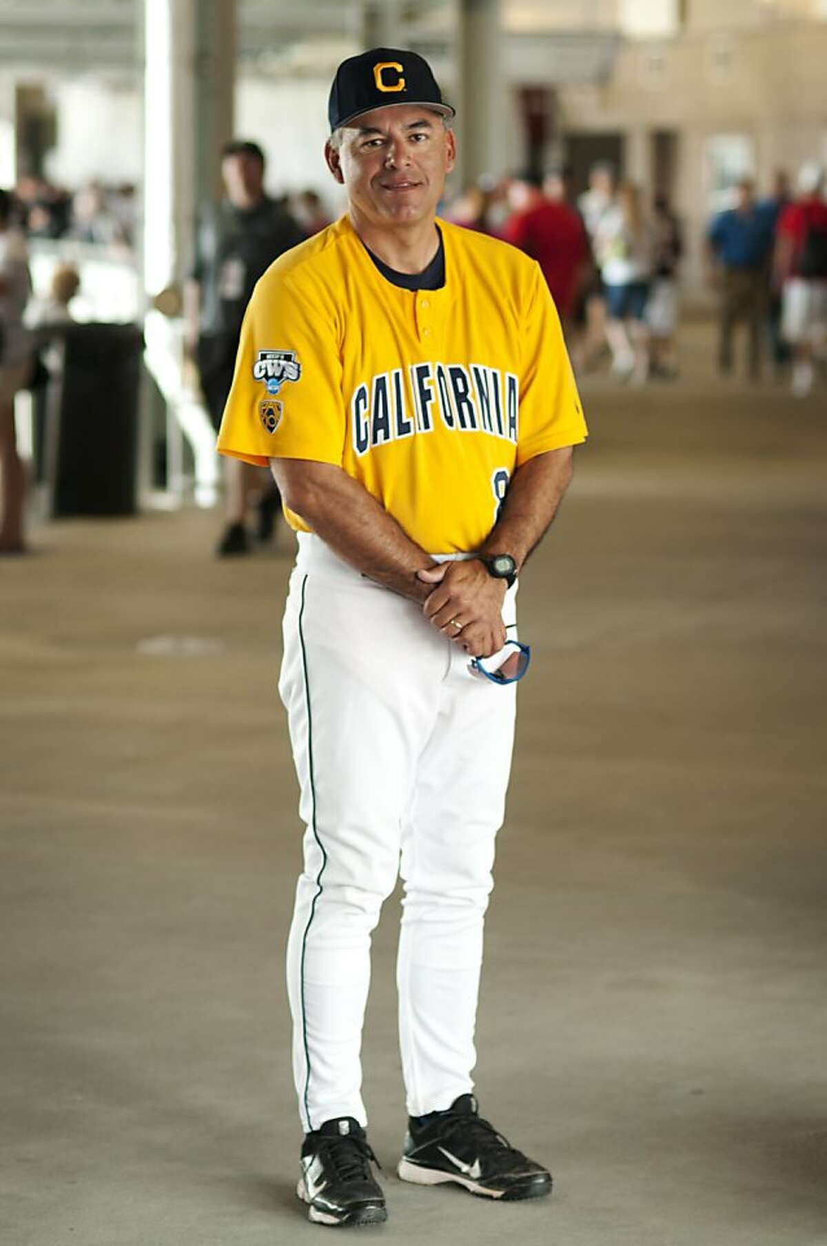 Cal baseball coach Esquer agrees to 5-year deal