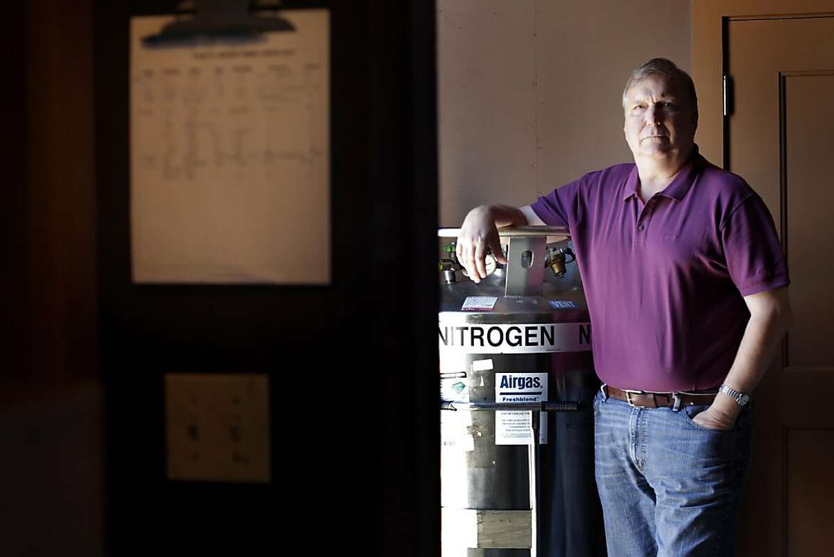 Wine arson suspect at war with his ex-lawyer