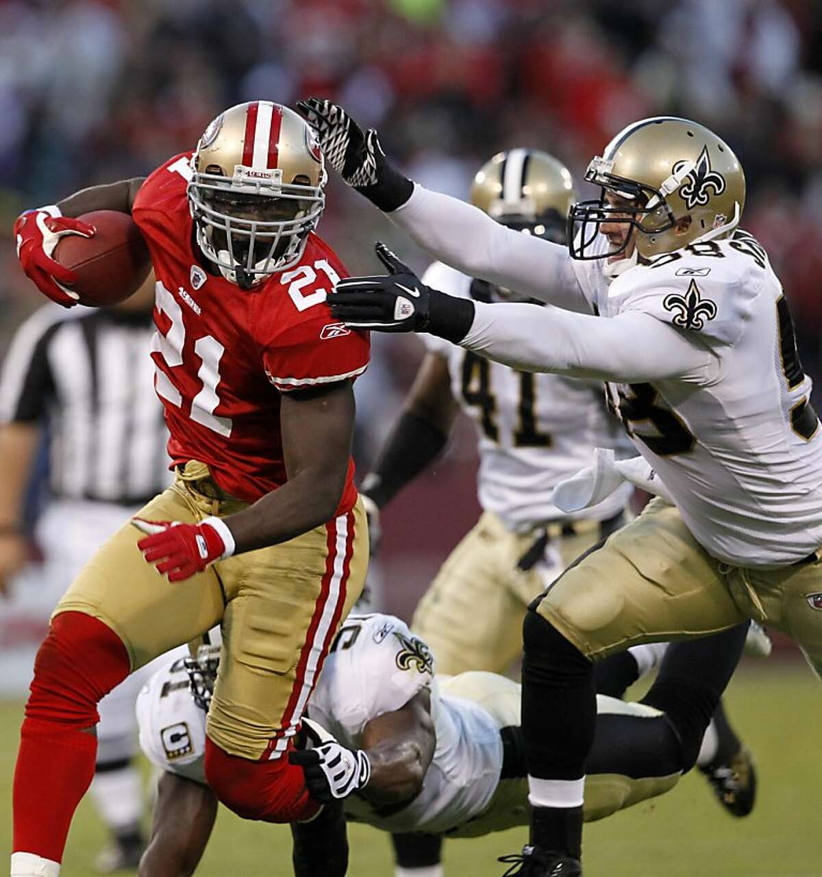 49ers' Frank Gore to end holdout, report