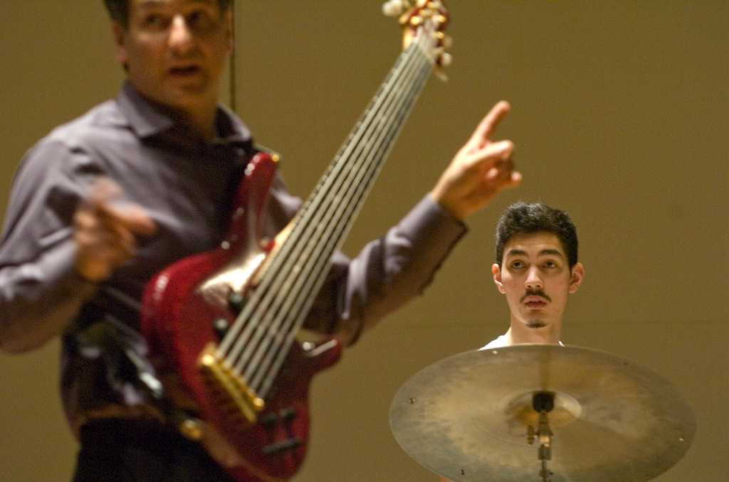 Bass master plays at WestConn